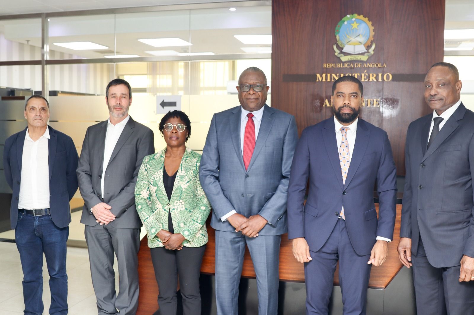 PRODOIL APRESENTA PROJECTO HILTON LUANDA HOTEL GODINHO AO MINISTÉRIO DO ...