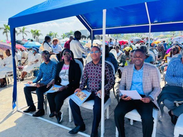 Baía De Luanda Acolheu Missa Solene Das Festas Da Arquidiocese De ...