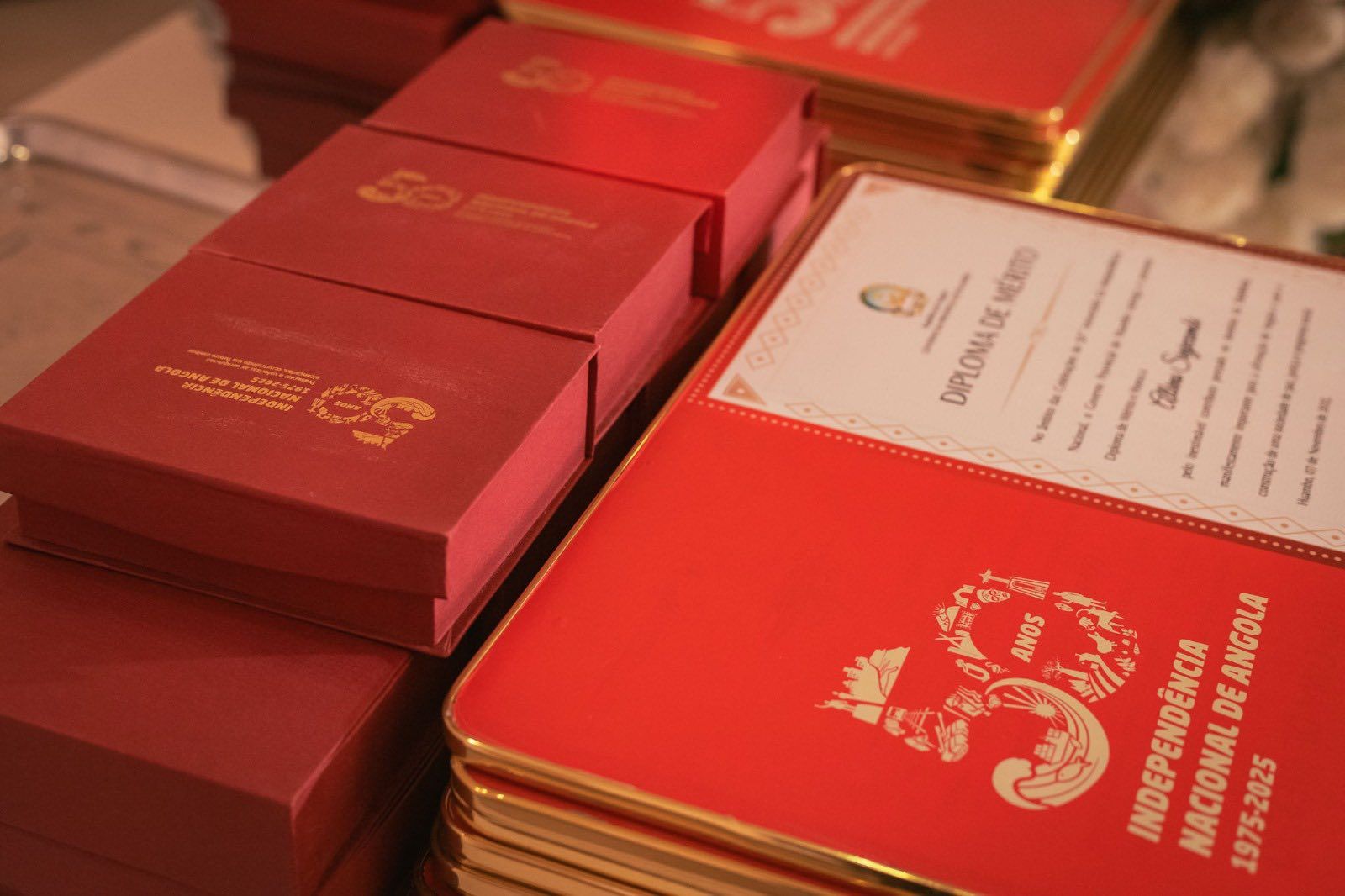 GOVERNO DO HUAMBO HOMENAGEIA PERSONALIDADES PELO CONTRIBUTO À LIBERDADE ...