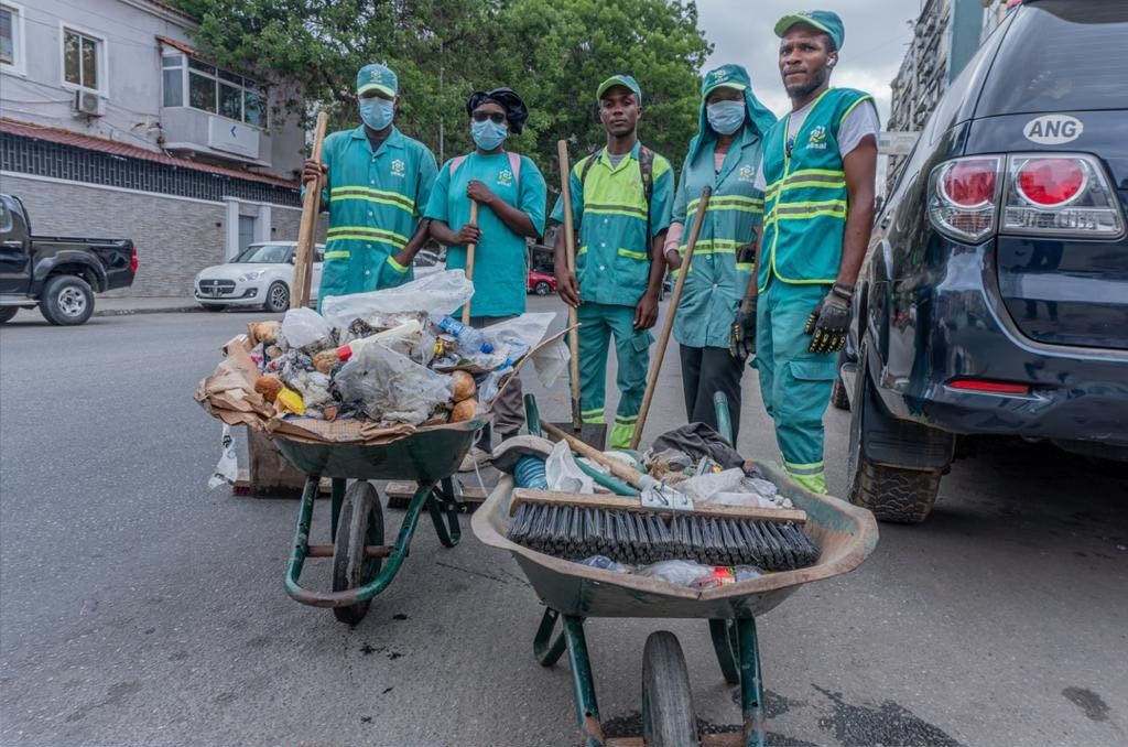 PÓS PASSAGEM DE ANO - GPL INICIA TRABALHOS DE LIMPEZA DO LIXO PRODUZIDO ...