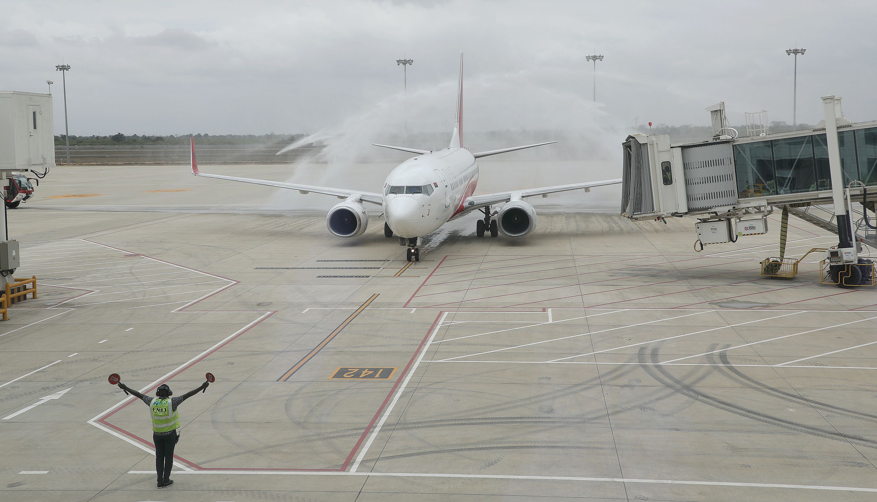 AIAAN recebeu 400 passageiros no primeiro dia das operações - Portal ...