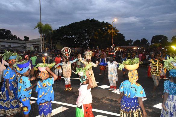 Desfile Simbólico Marca O Carnaval Provincial 2022 No Bengo - Portal ...